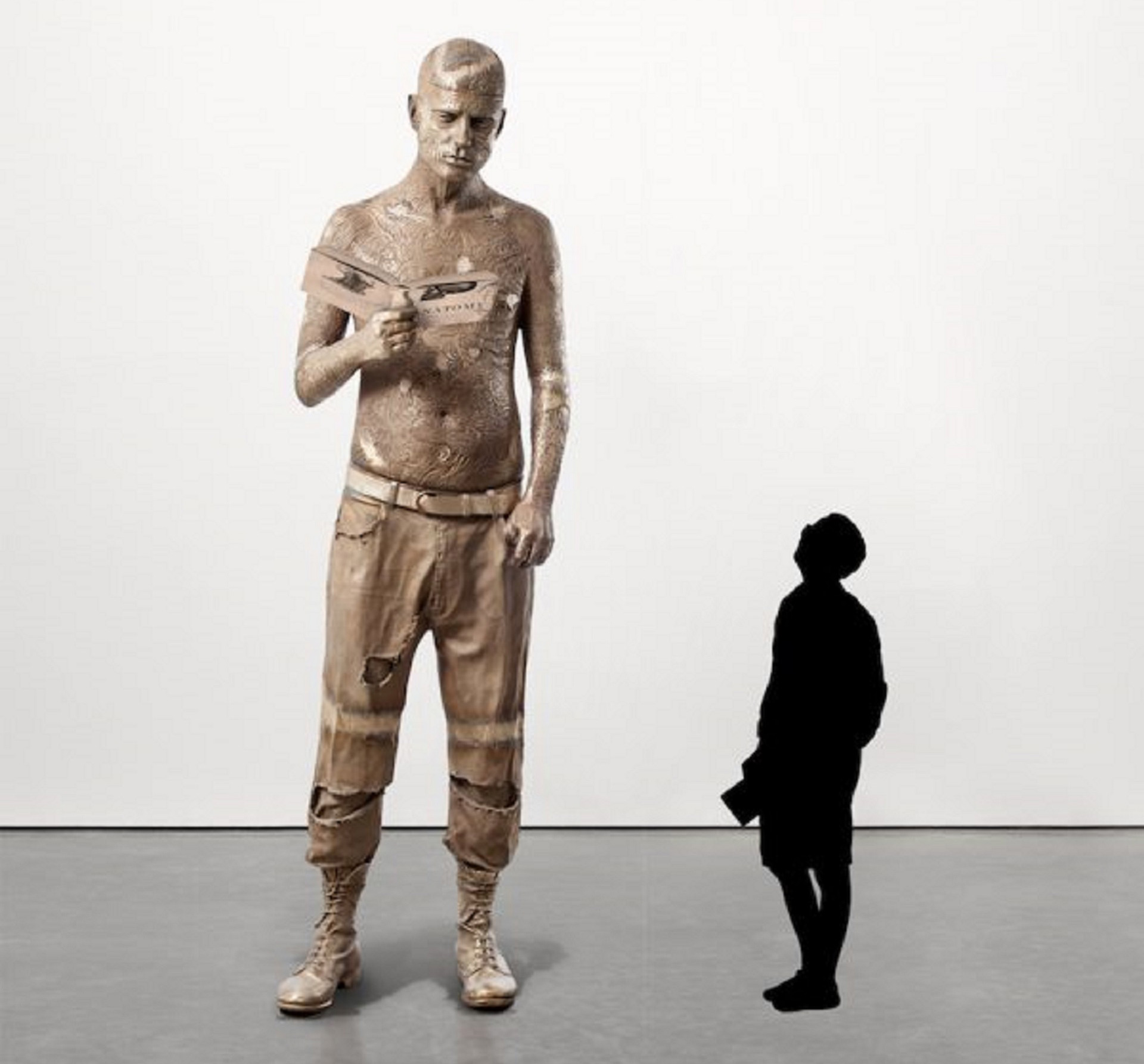 Marc Quinn uses blood in his installation to draw attention to the ...